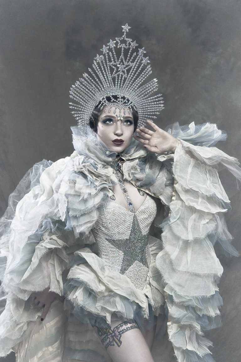 Burlesque Artist Italy | Hire Burlesque Dancer | Book Entertainment Italy