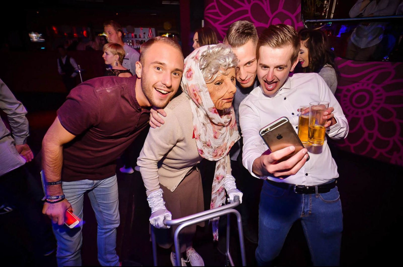 Walkabout Entertainment For Hire | Book Walkabout Characters