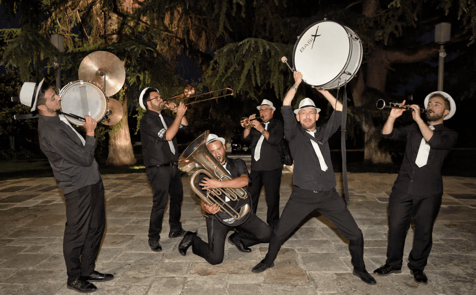 Roaming Band For Hire | Book Roaming Musicians | Hire Italian Musicians