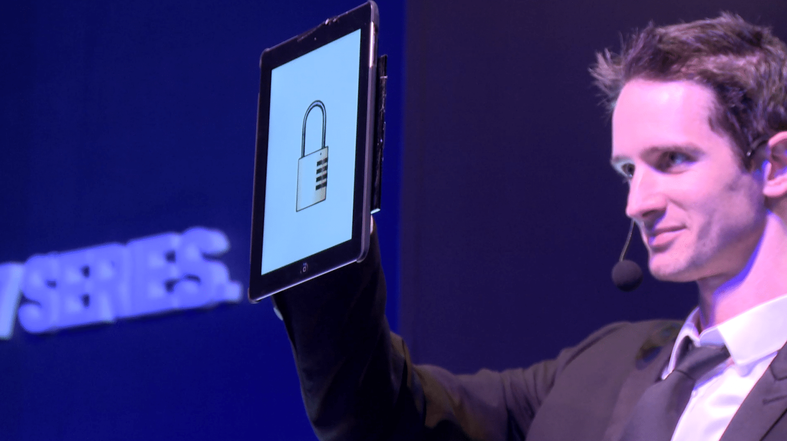 Digital Magician USA | Hire IPad Magician USA | Book Tech Magician