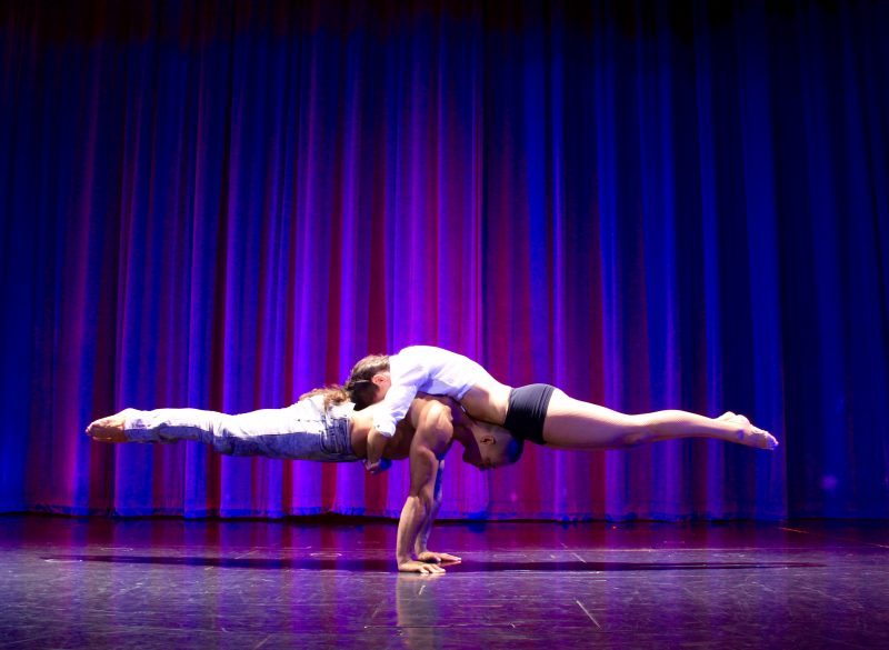 UK Aerial And Acrobatic Duo