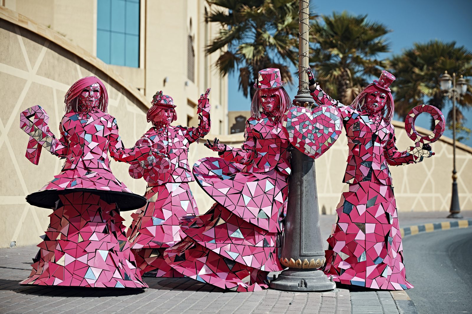 Pink Mirror People | Hire Mirror People | Book The Mirror Family