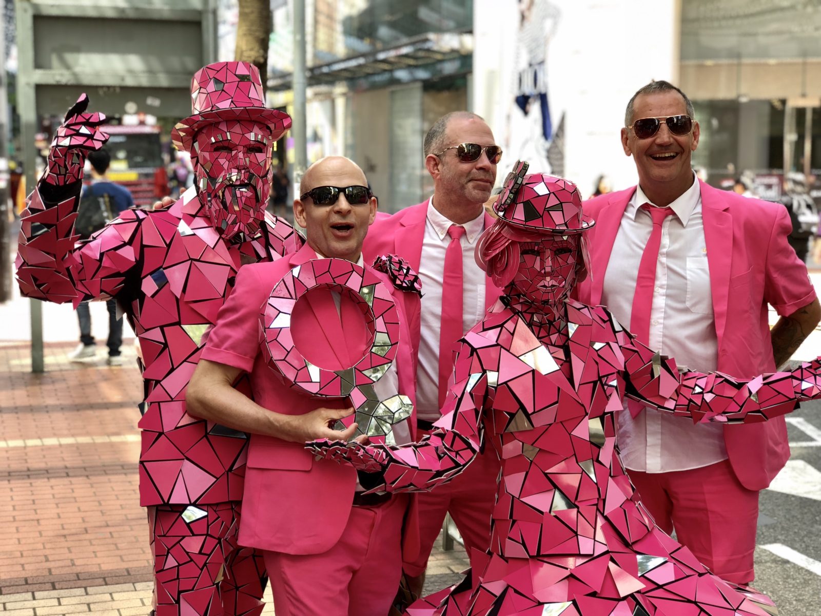 Pink Mirror People | Hire Mirror People | Book The Mirror Family