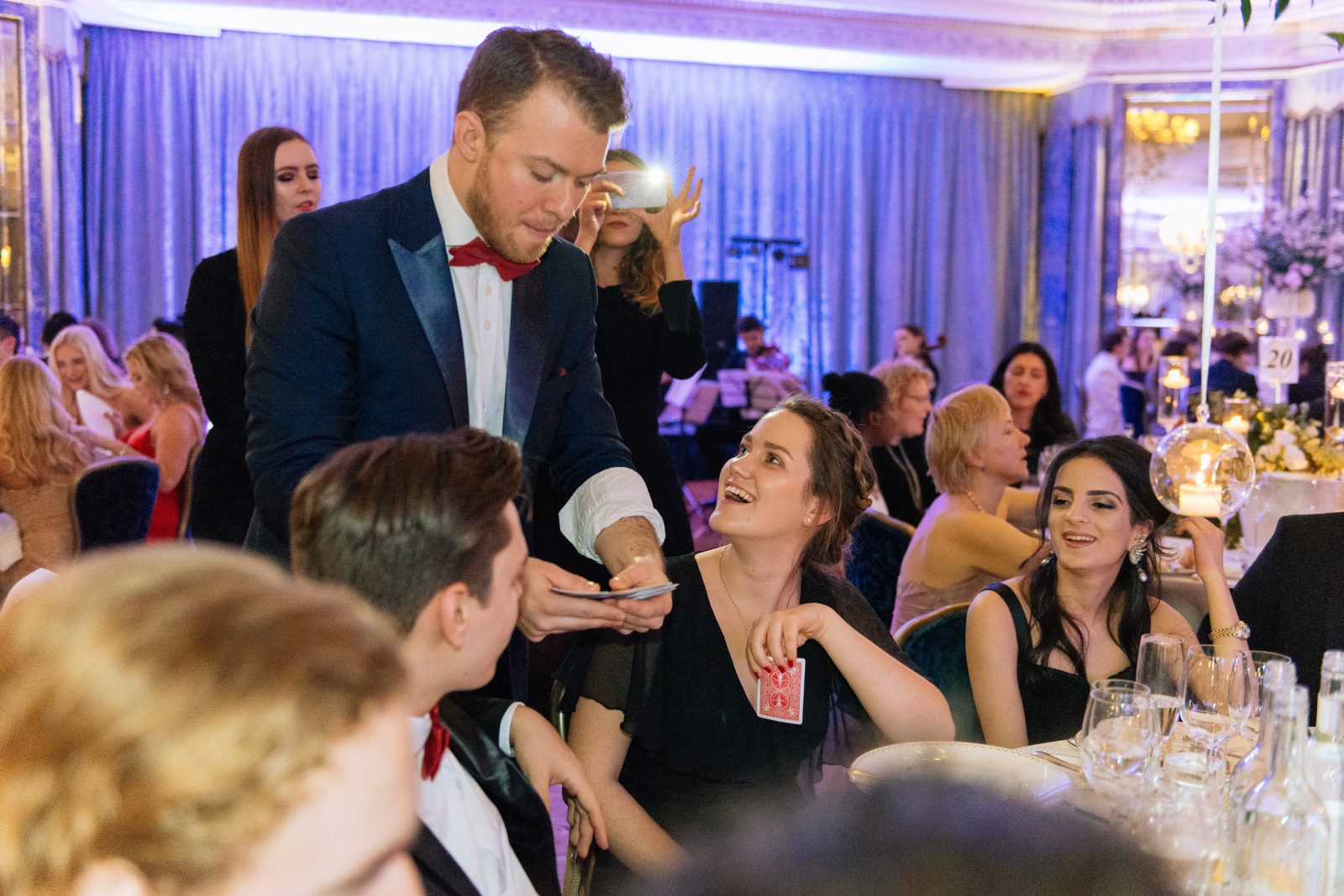 Close Up Table Magician London | Book Magicians For Events | Magician ...